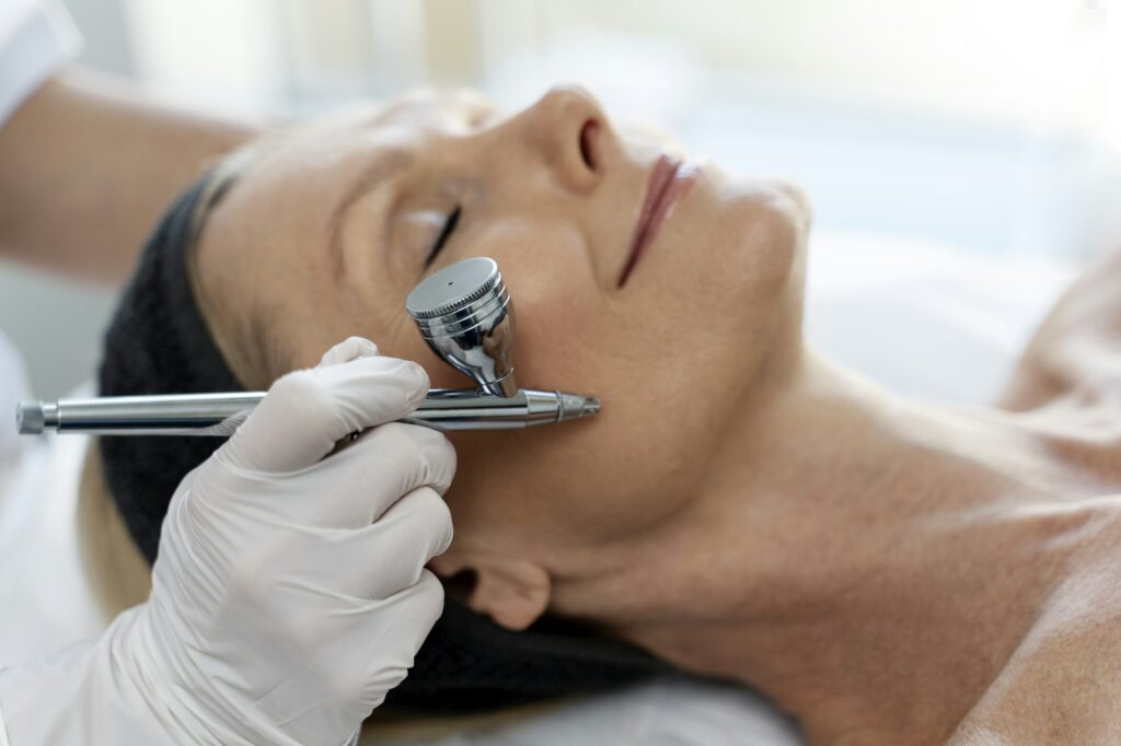 What Is Oxygen Facial And How Does It Revitalize Your Skin?